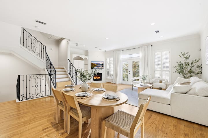 Luxury Spacious Quiet Central Montrose Retreat - Houston, TX