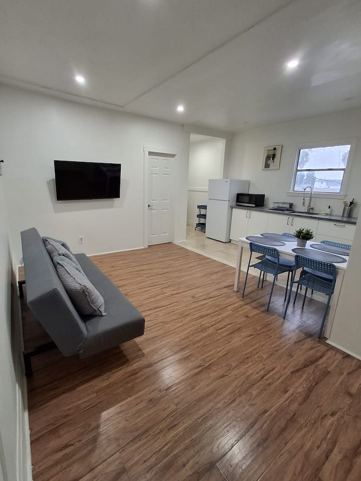Amazing Updated 1 Bedroom Apartment In Oakland! - Alameda, CA