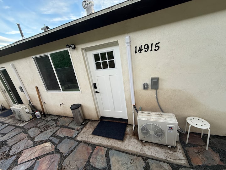 Entire 2b House In Center Irvine - Irvine, CA