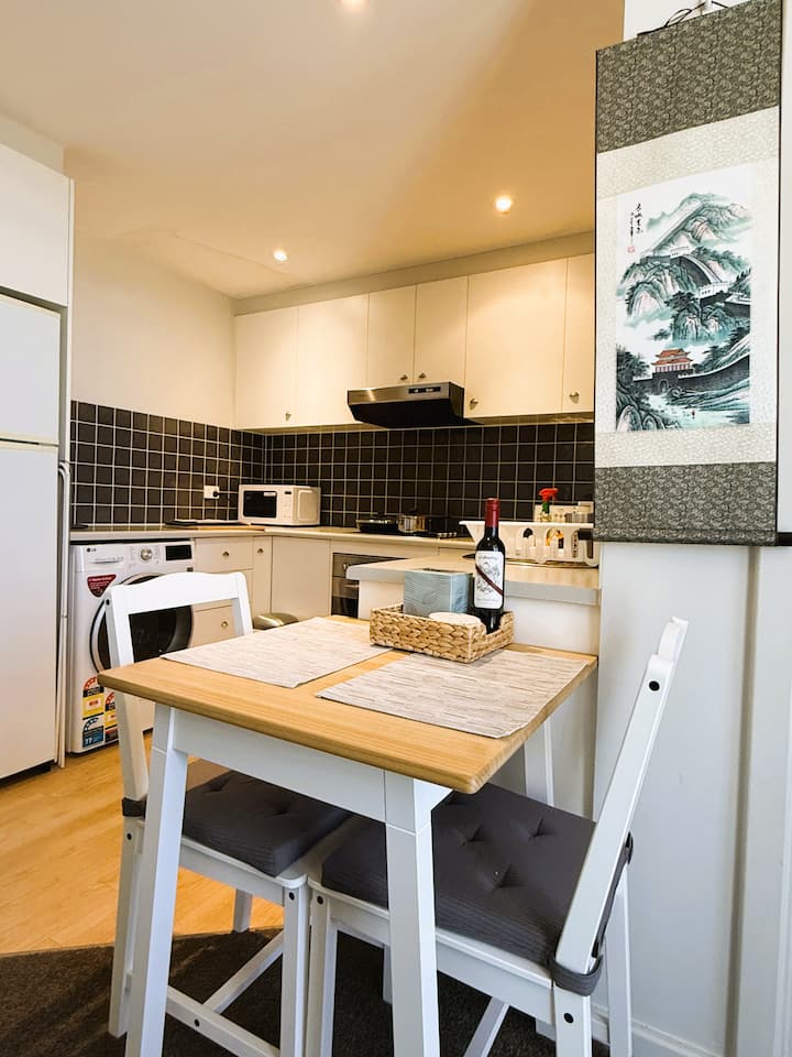 North Adelaide City Apartment - Central & Quiet. - Prospect