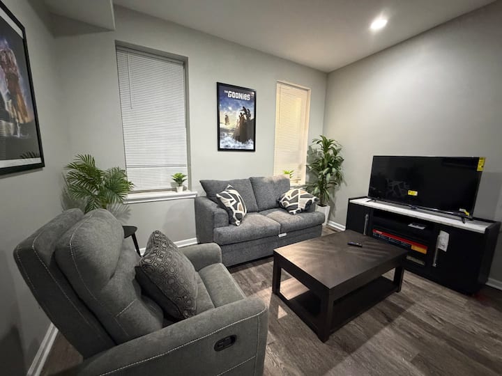 Remodel Apartment # 1 With Free Parking - Wilmington, DE