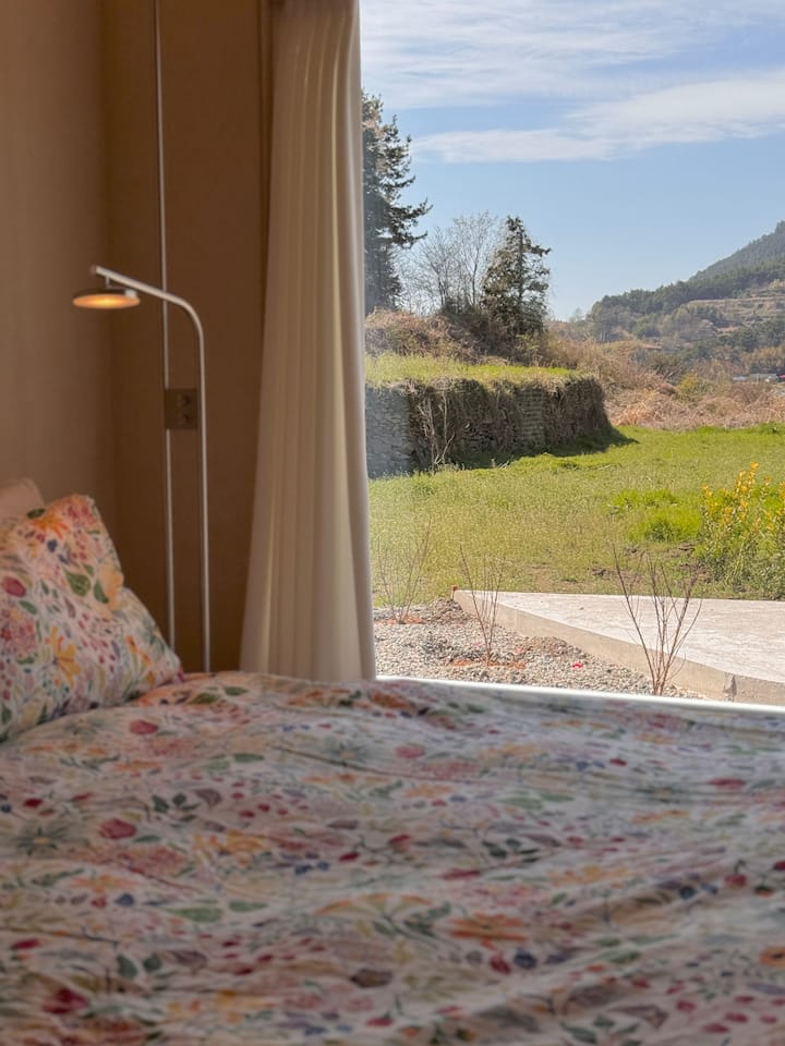 설레인별-B
다랭이 아랫논 - South Korea