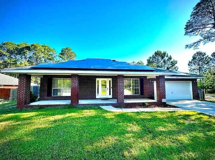 Florida's Best Kept Secret! - Navarre, FL