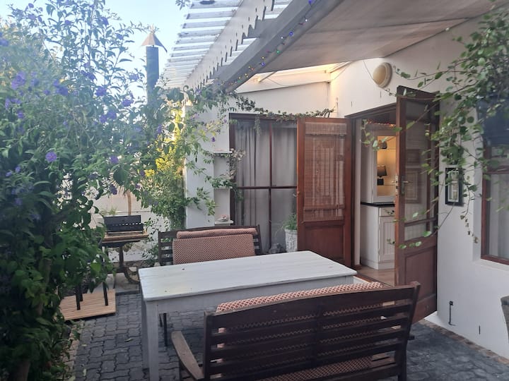 4 Sleeper Villa 
R444 Pp 
R1776 Per Night - Yzerfontein