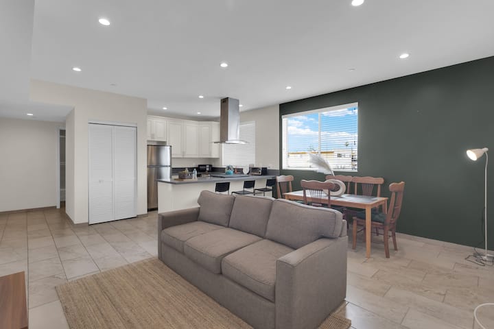 3bd Hollywood Escape 10 Mins To Universal & More - West Hollywood, CA