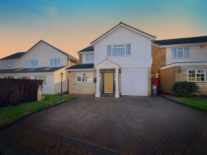 5 Bedroom House In Sutton Coldfield, Birmingham - The Royal Town of Sutton Coldfield