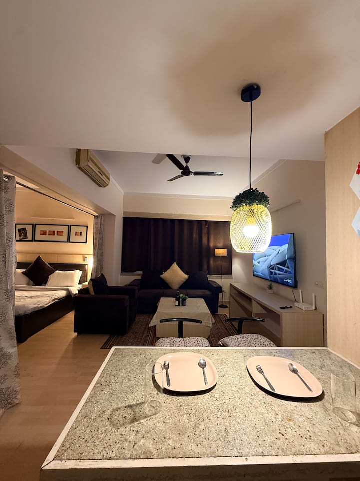 Quiet Luxe Studio Retreat - Ghaziabad