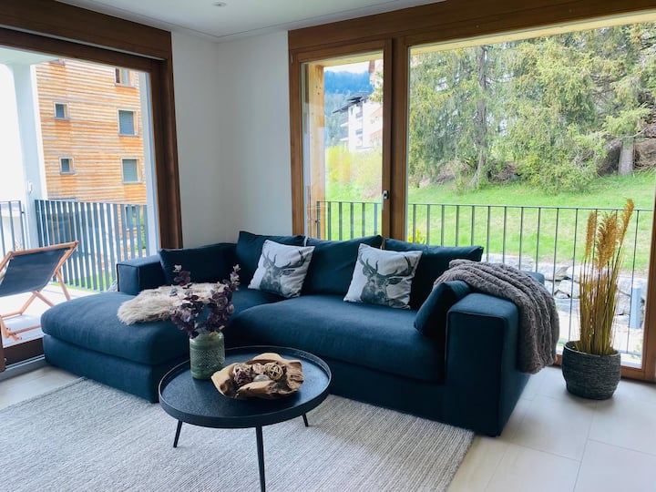 Moderne Ferienwohnung Nahe Bergbahnen - Laax