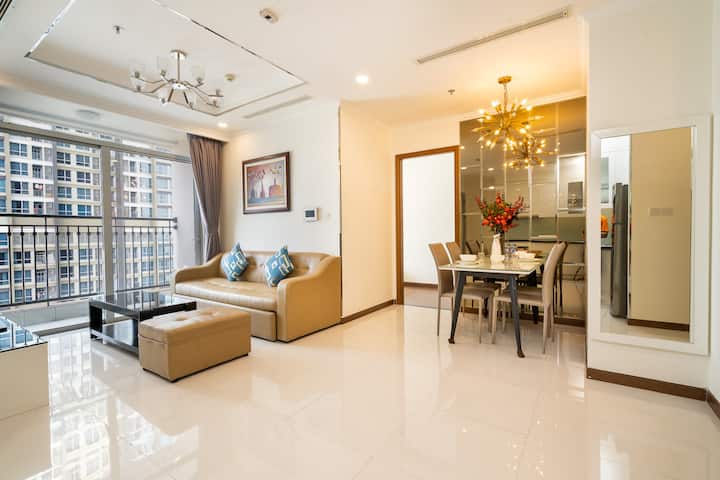 Spacious One Bedroom At Vinhome / Free Gym , Pool - Vietnam