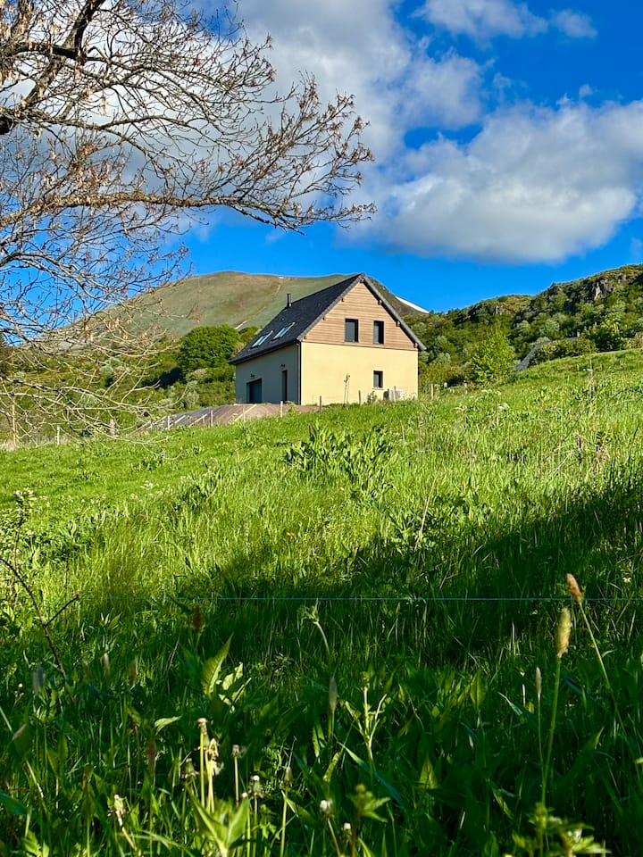 La Baracou. 1200m D’alt. Vue Imprenable - Mont-Dore