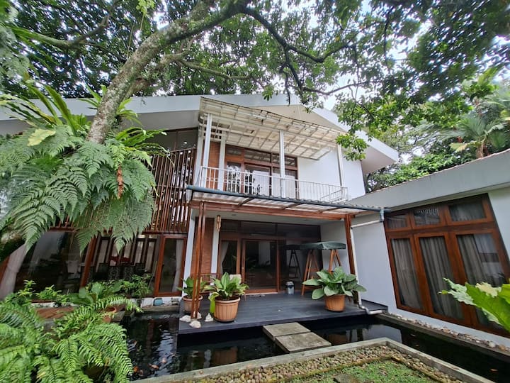 Shinju Villa Bogor Kota 900 M² 4 Bedrooms 8 Beds - Bogor