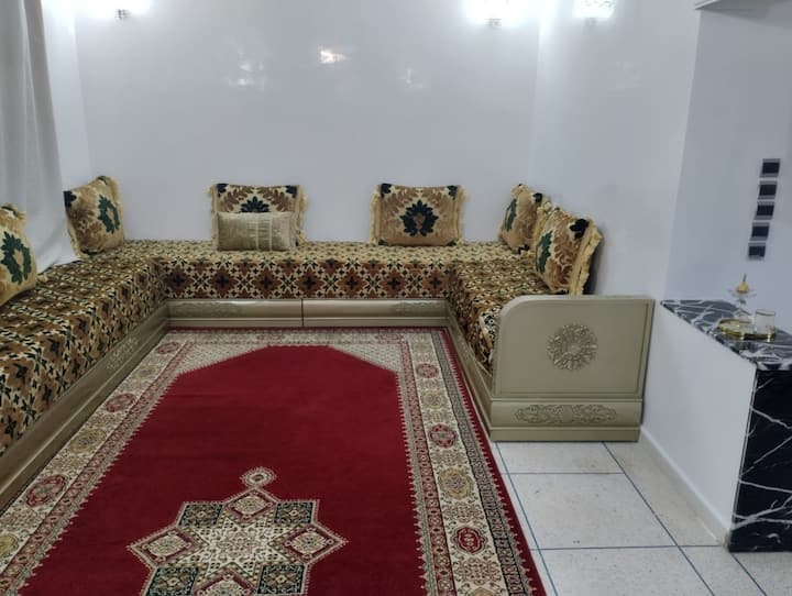 Apparemment 2 Chambres Avec Un Très Grand Salon. - Meknes