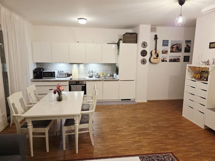 Zentrale 3 Zimmer Wohnung Im Herzen Freiburgs - Freiburg
