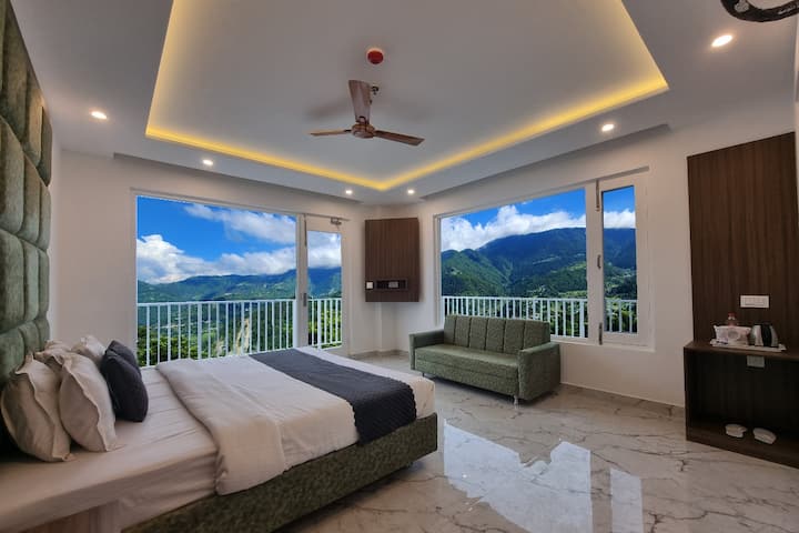 The Vista Suite: Mountain View And Private Balcony - Dalhousie