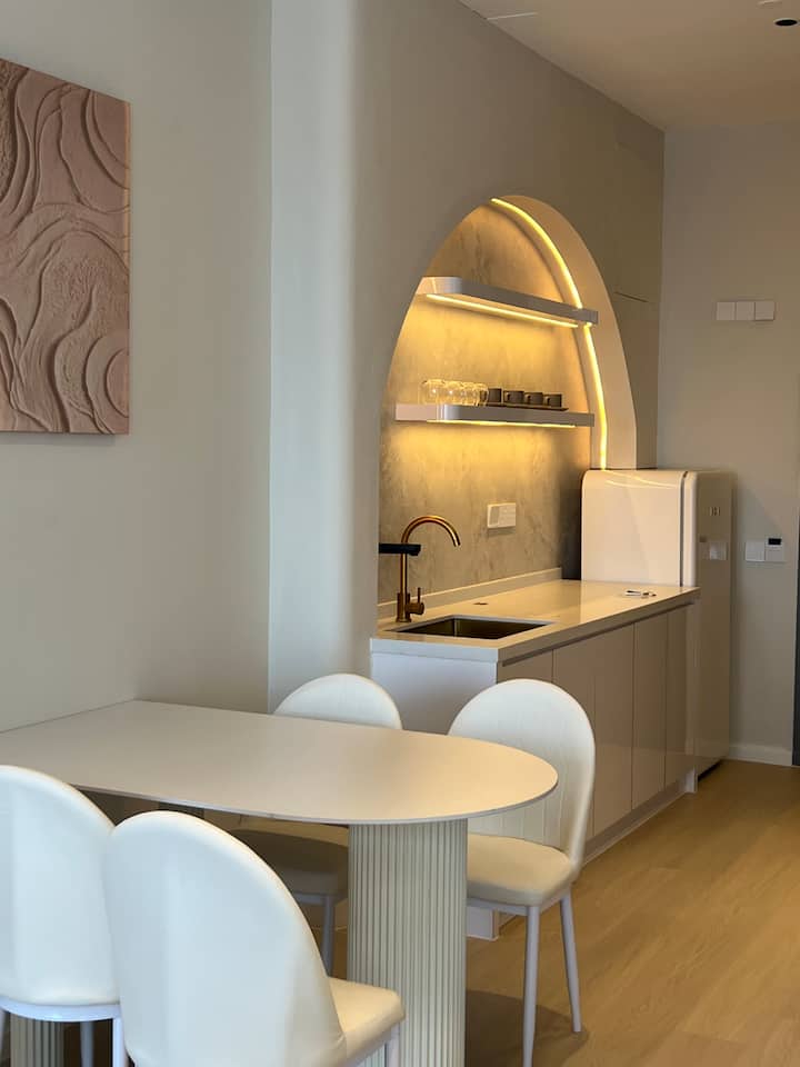 Amour Arc&glow ·2br Designer Stay @ 22 Macalisterz - Penang