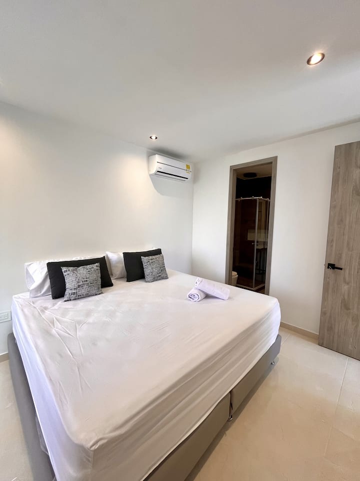 2BR/Warmwasser/Kingsize-Bett/ Balkon/ Parkplatz und mehr - Wohnungen ...