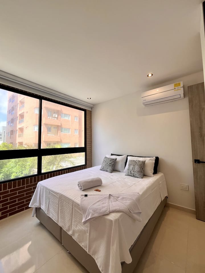 2br/agua Caliente/cama King/ Balcón/ Parking Y Más - Barranquilla