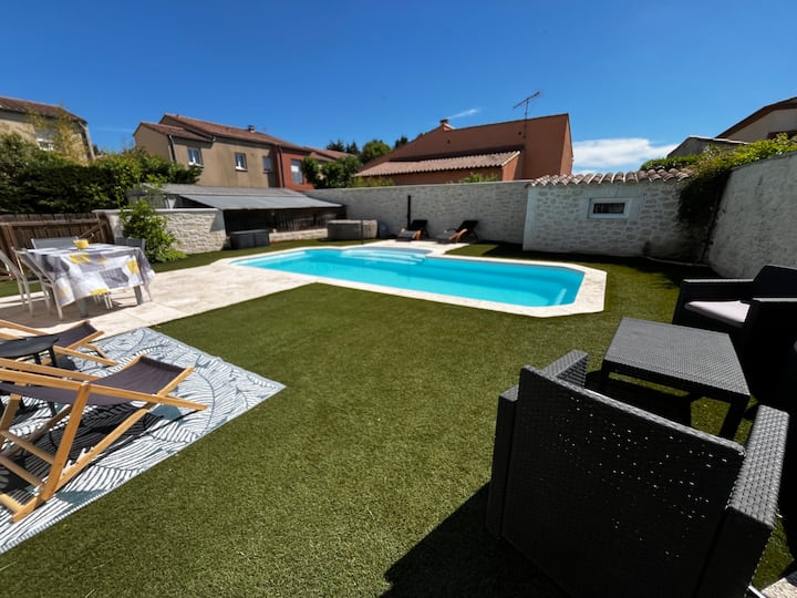 Belle Maison De Famille Piscine Et Spa - Saint-Gilles, France