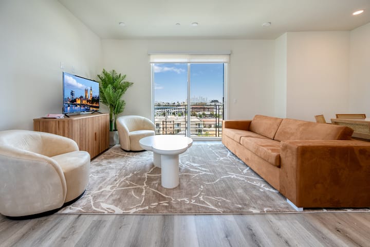 Koreatown Modern 1br Apt W/ Rooftop & Parking - Beverly Hills, CA