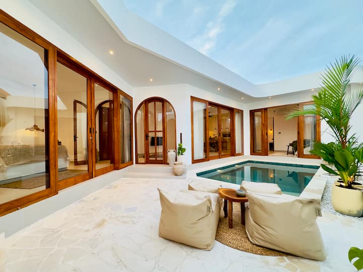 Brand New 2026 - Sleek Modern Villa Central Canggu - 인도네시아