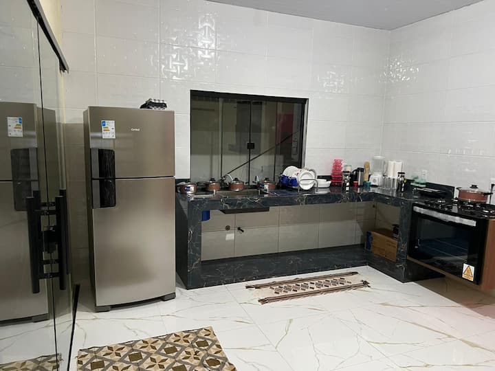 2 Quartos. 2 Banheiros. 2 Camas. Sala/cozinha - Santarém