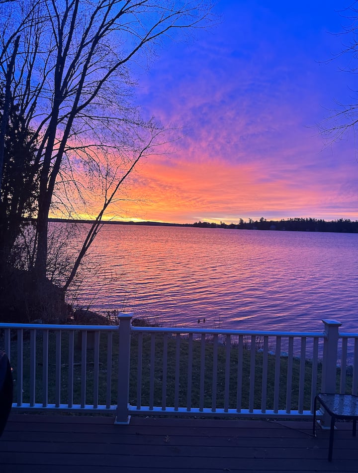 Lucky's Landing Lakefront Cottage - Old Town, ME