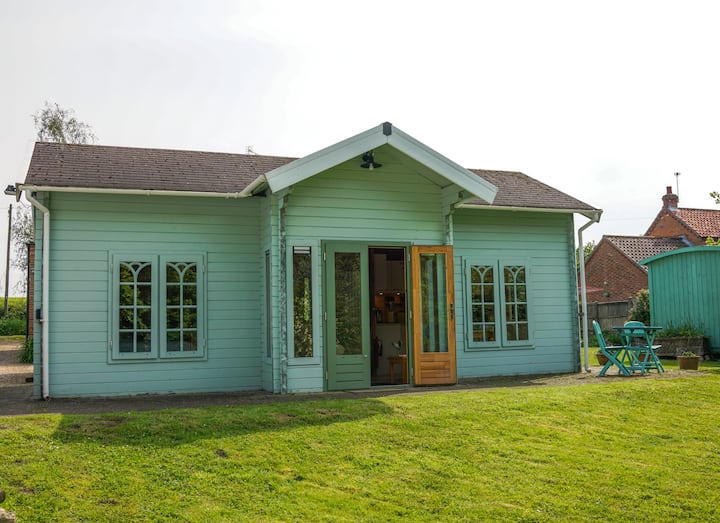 Violet Lodge Couples Oasis - Horning