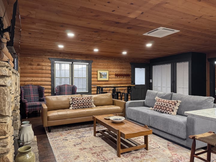 Peaceful Lake Lure Cabin: Cozy 2br 5 Min From Lake - Lake Lure, NC