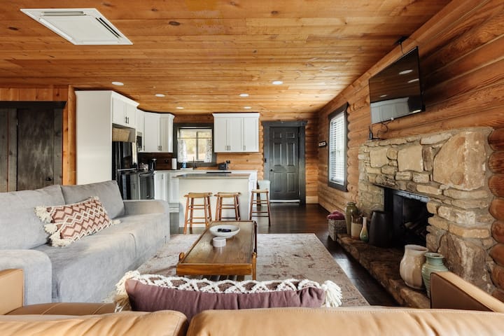 Cozy 2br Cabin Near Lake Lure Getaway - Lake Lure, NC