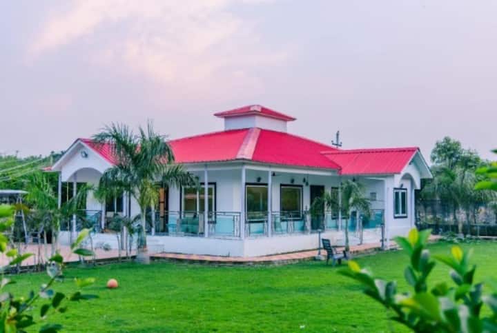 Brigadier's Retreat Farm - Noida