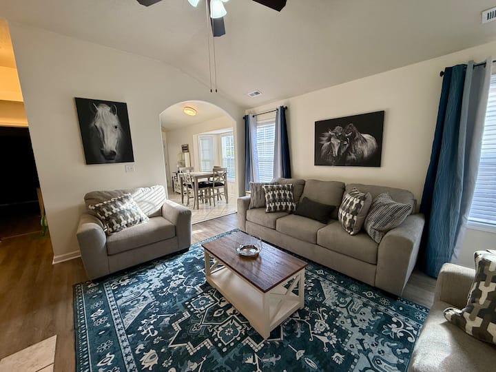 Near Uk & Hospitals | Furnished Lexington Home - Lexington, KY