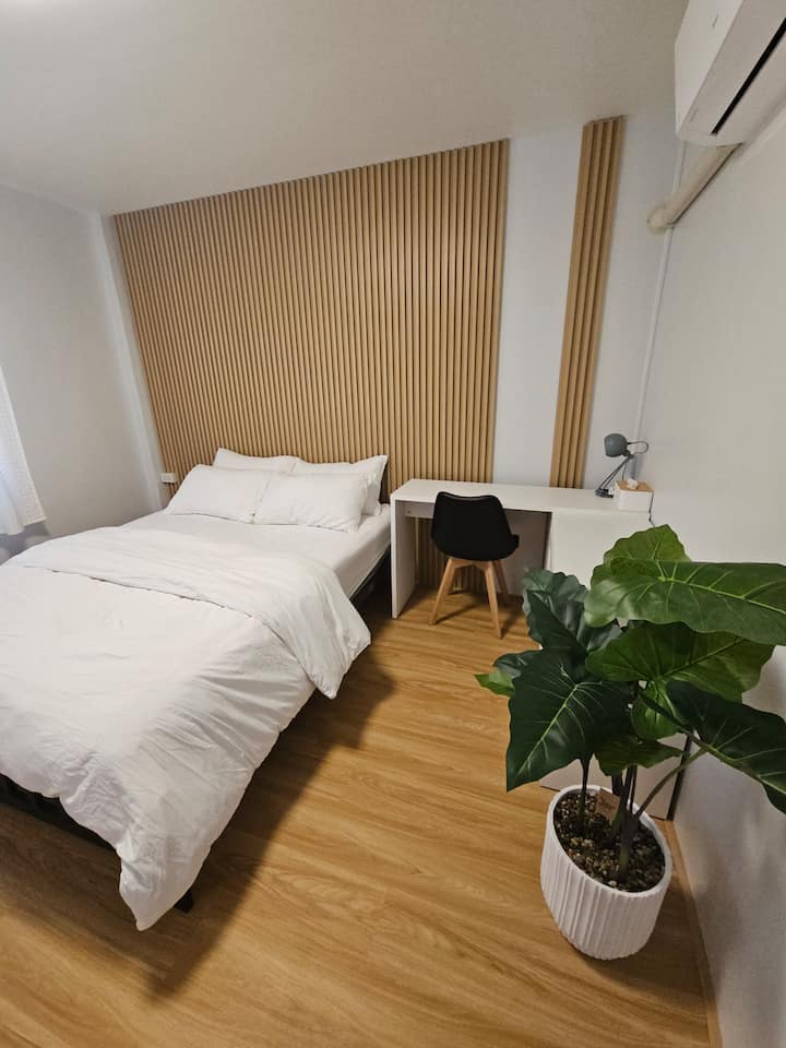 บ้านพักซอย 8 โฮสเทล 2 ห้องนอน - Mueang Nakhon Sawan District