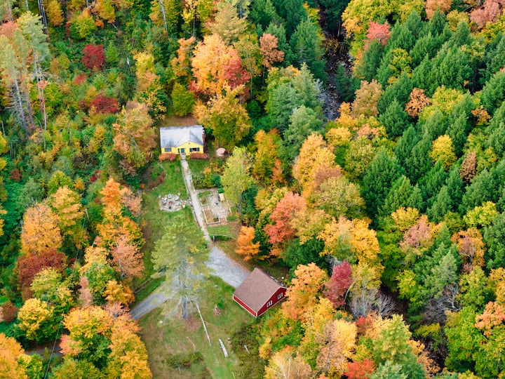 Brook Haus - Minutes To Ski! Riverside&hot Tub! - Vermont