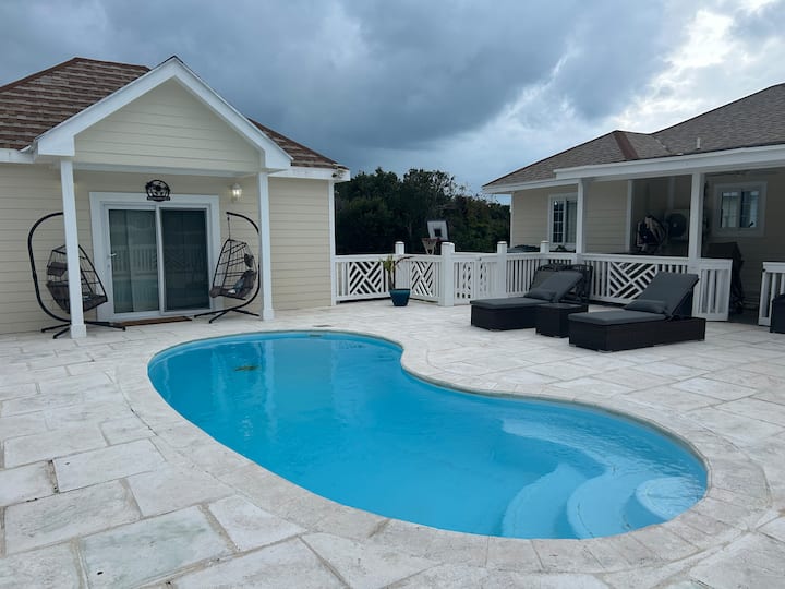 Heron Hideaway With Cozy Pool Stay - The Bahamas