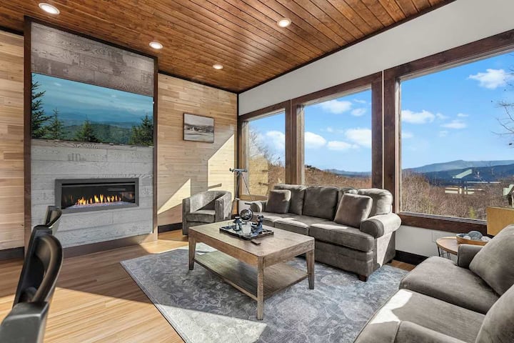 Luxury Cabin Roof Top With View, Sauna & Hot Tub! - Gatlinburg, TN