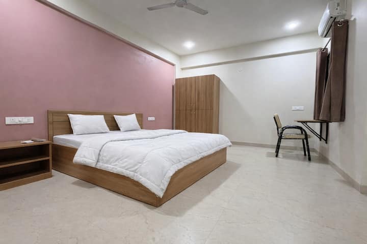 The Vibe Box | Modern 1bhk Near Nipania, Indore - Indore