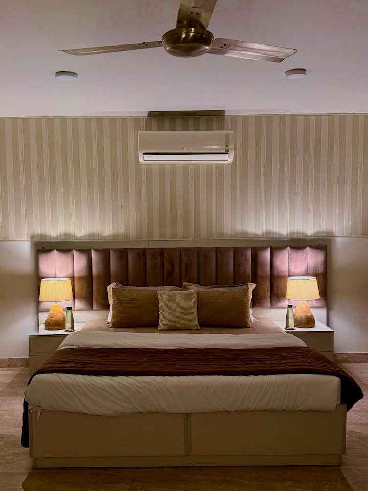 Basil Stays: Daisy - New Delhi