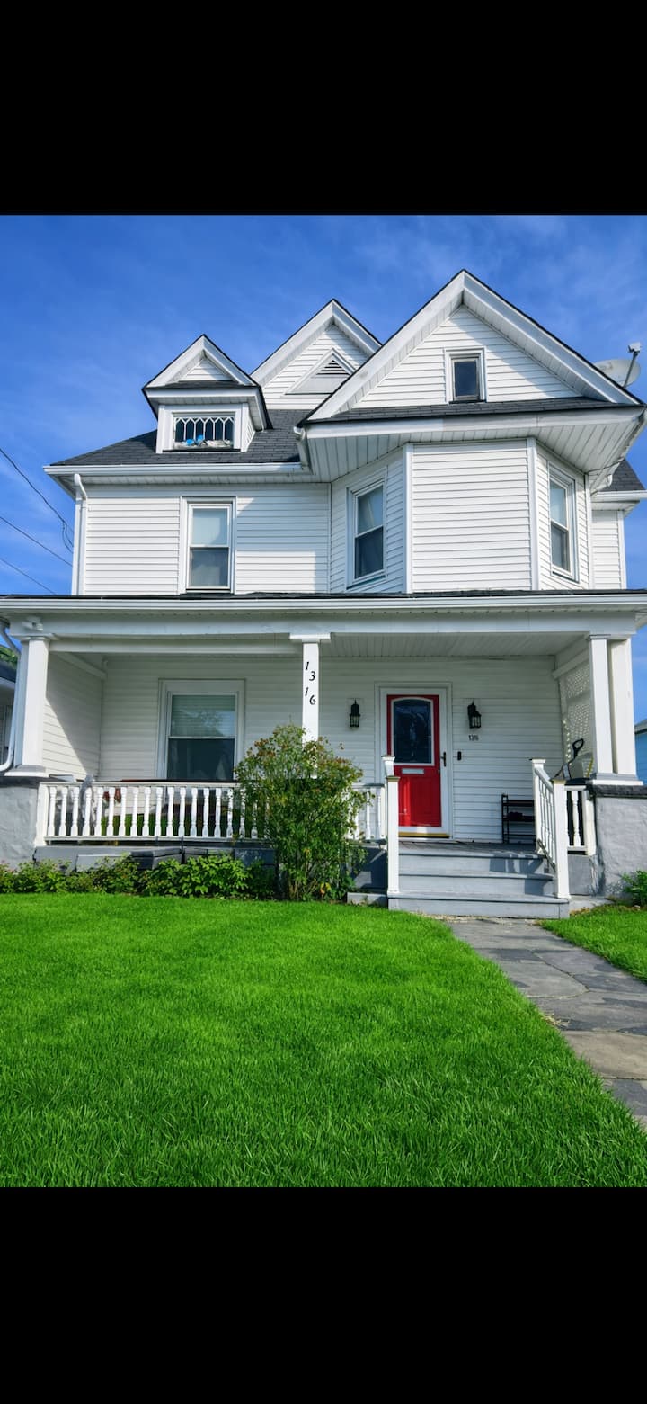 Charming 4-bedroom Victorian Home - Scranton, PA