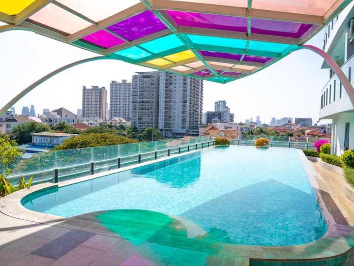 Riverside Condo With Infinity Pool & Gym - Phnom Penh