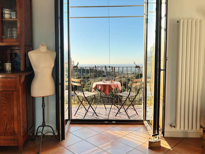 Terrazza Borghese
- Casa Vacanze - - Colonna