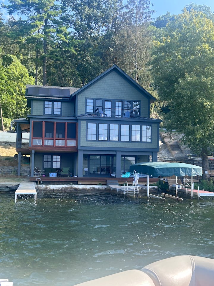 Waterfront Retreat On Lake Bomoseen - Fair Haven, VT