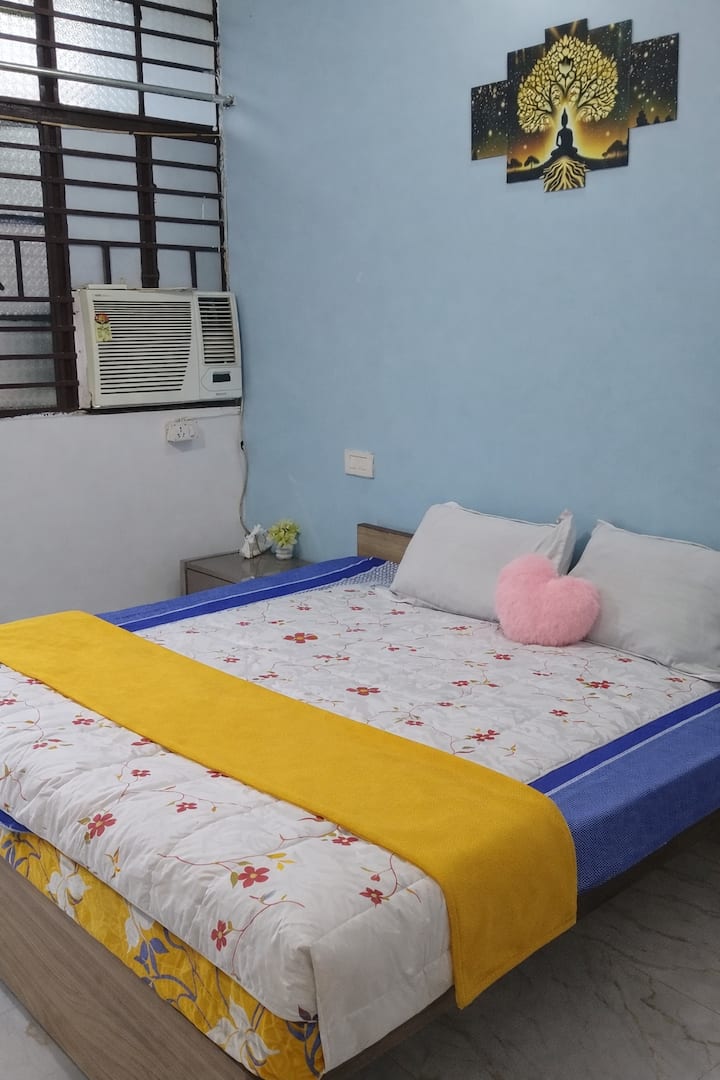 Small Private Room & Bath Near Babadham Temple - Deoghar