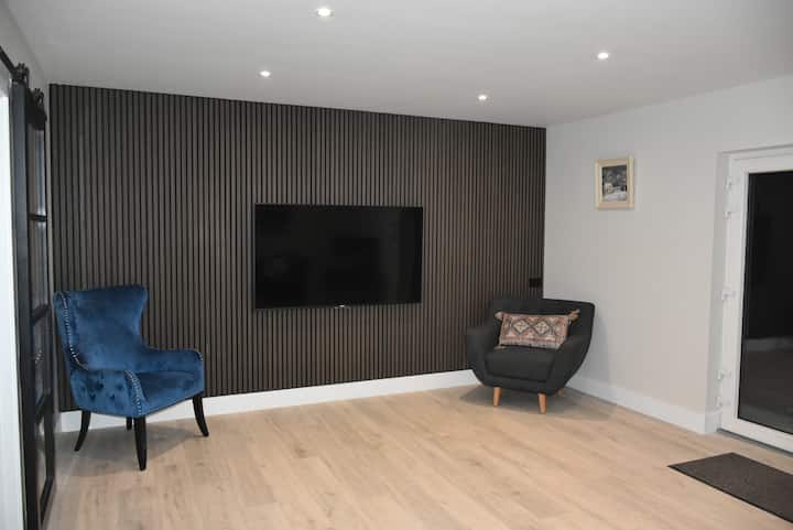 "The Lodge" New 2 Bedroom 1 Bathroom Luxury House - Kinsale