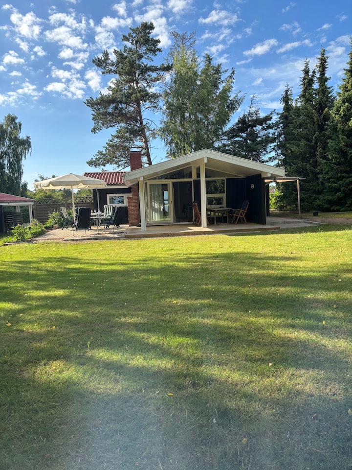 Ny Renoveret Sommerhus I Udsholt - Danemark