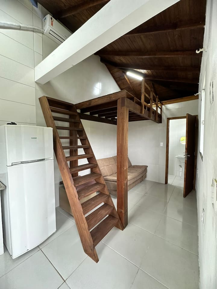 Loft Funcional Com Mezanino | Até 4 Hóspedes - Florianópolis