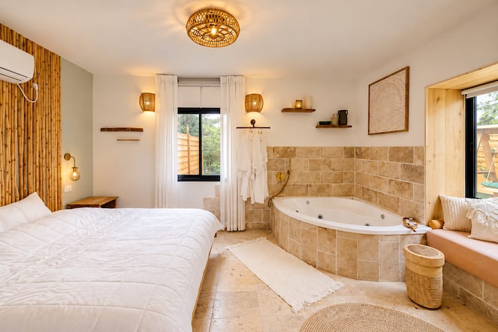 Somewhere In The Golan Heights - A Beautiful Romantic Cottage With A Jacuzzi - シリア