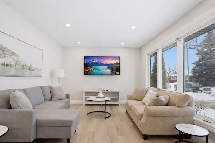 Niagara Falls & Wineries | 3br Modern Home W/ King - 聖凱瑟琳斯