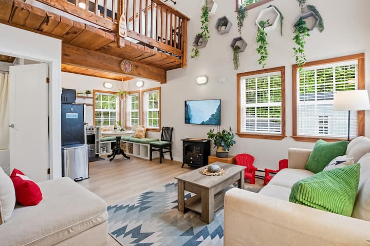 Steps To Wild Pacific Trail & Beaches! Blue Heron - Ucluelet