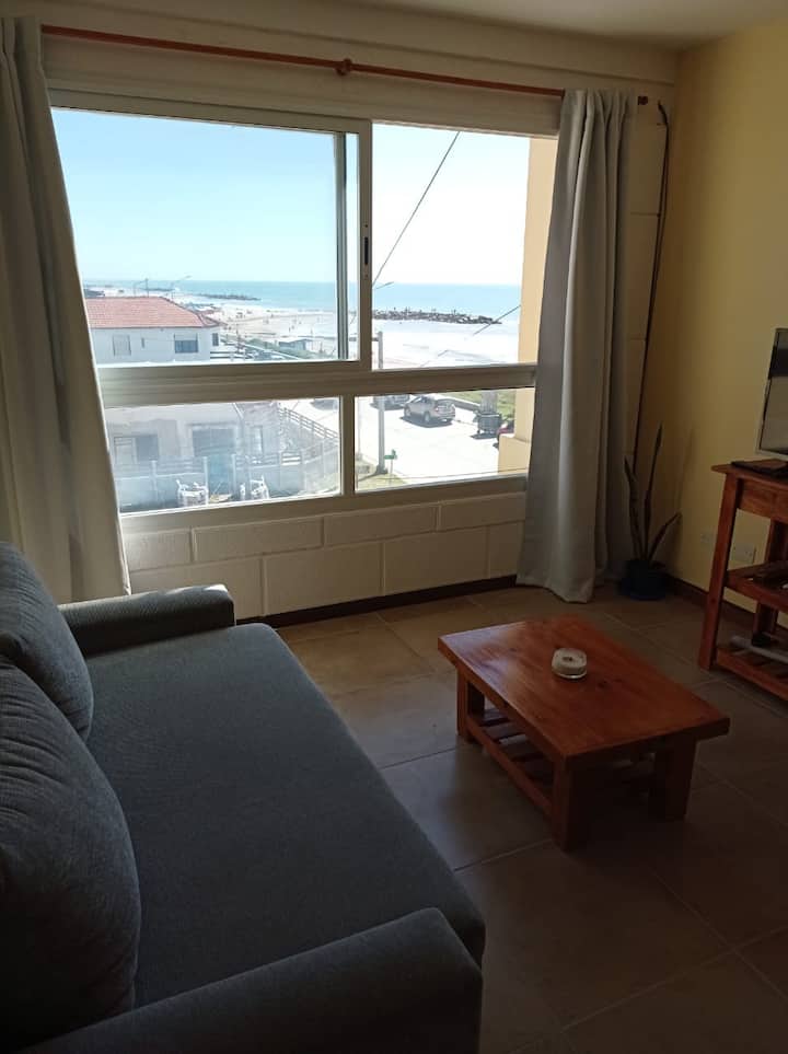 Departamento Frente Al Mar. Con Cochera Y Pileta - Argentina