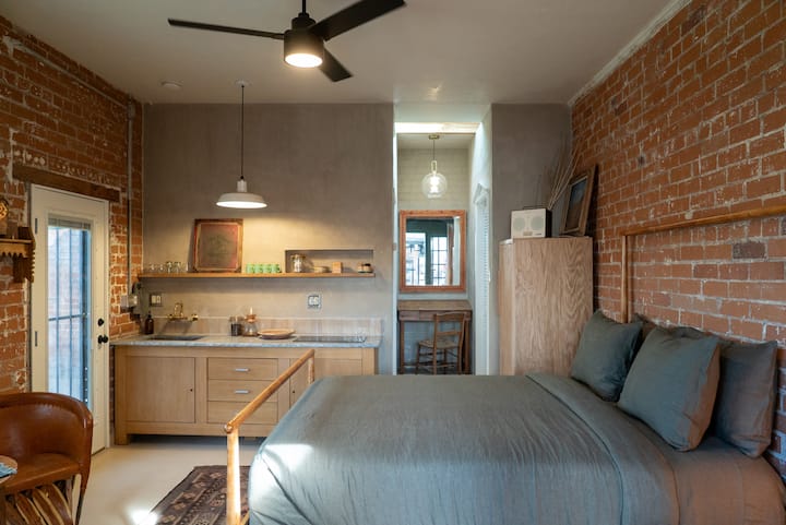 Sorta Summer Carriage House In Iron Horse - Tucson, AZ